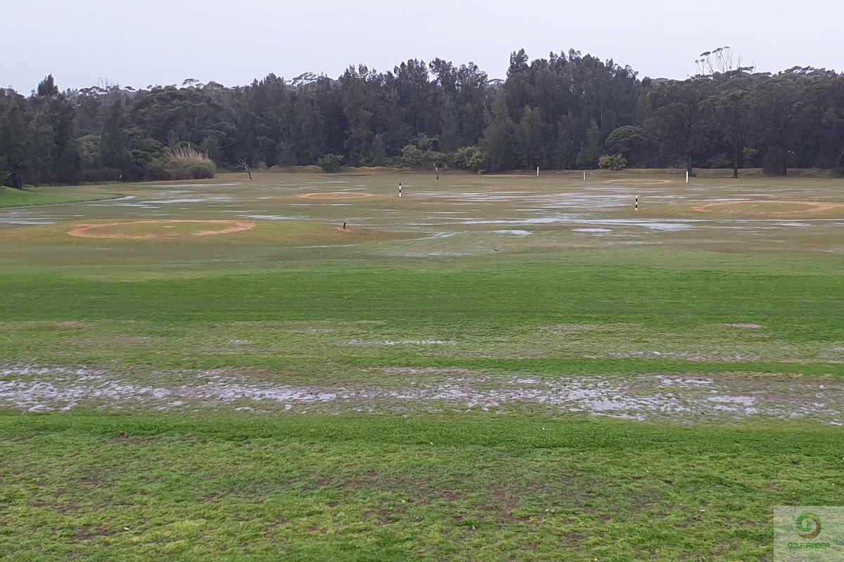 Bateau Bay Driving Range